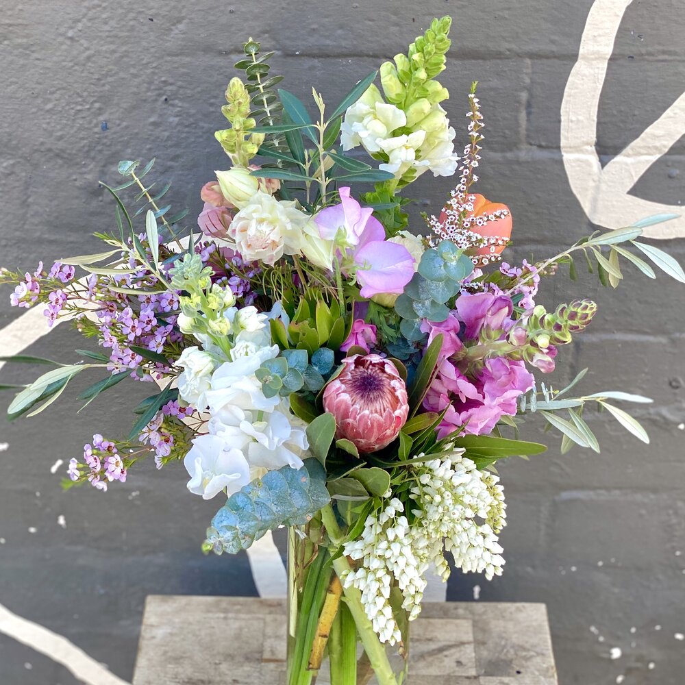 Vase arrangement – Midnight Flowers